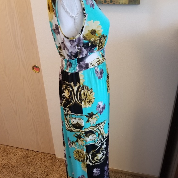 Mystique Boutique | Dresses | Beautiful Silky Soft Dress | Poshmark